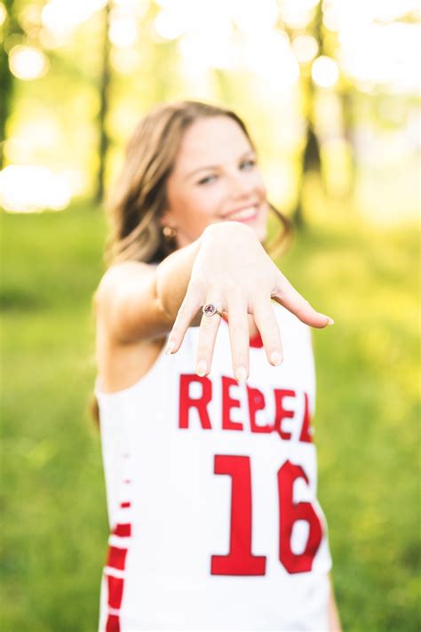 Senior Session By The River Peyton Amick — Tori Steyne
