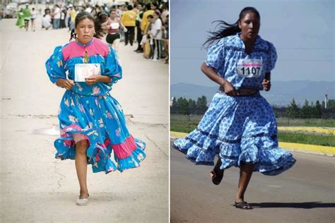 La Maratoneta Indigena Che Ha Gareggiato Di Nuovo Lultramarathon Correndo Con I Sandali E La