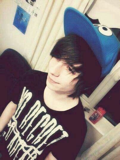 Pin By Anime Geek On My Kind Of Wonderful Hot Emo Guys Cute Emo Guys