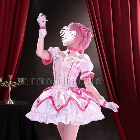 Madoka Kaname Cosplay