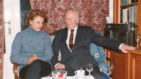 Mimoza Hasani Pllana Thoma Kacori Në Kujtimet E Bashkëshortes Violetës — Exlibris