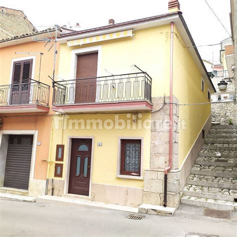 Vendita Villa Unifamiliare In Via Roma Gesualdo Ottimo Stato Con