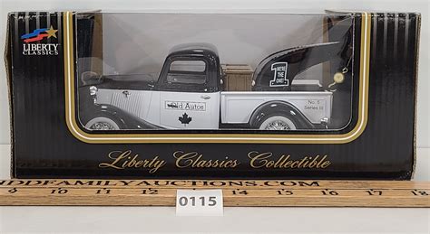 Liberty Classics 124 Scale 1935 Ford Old Autos Diecast Truck Bank