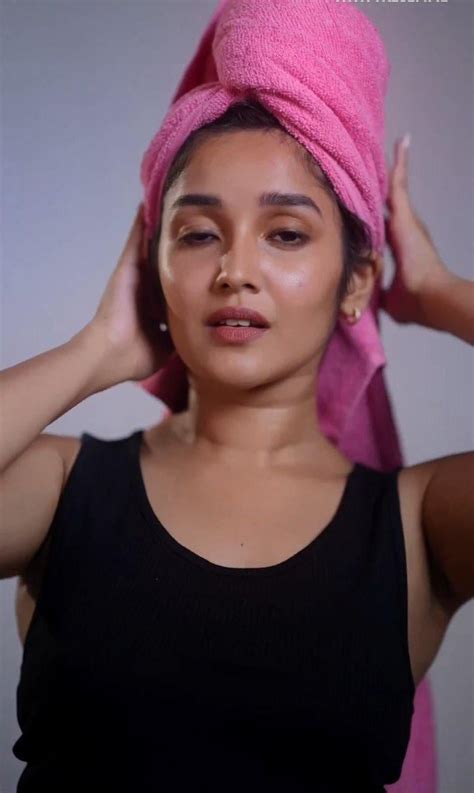 Anikha Surendran Rbollyarm