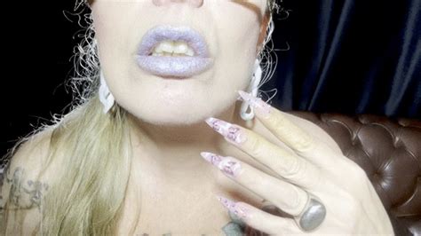 B Smoke In Your Face Yellow Teeth And Fingers Lipstick Long