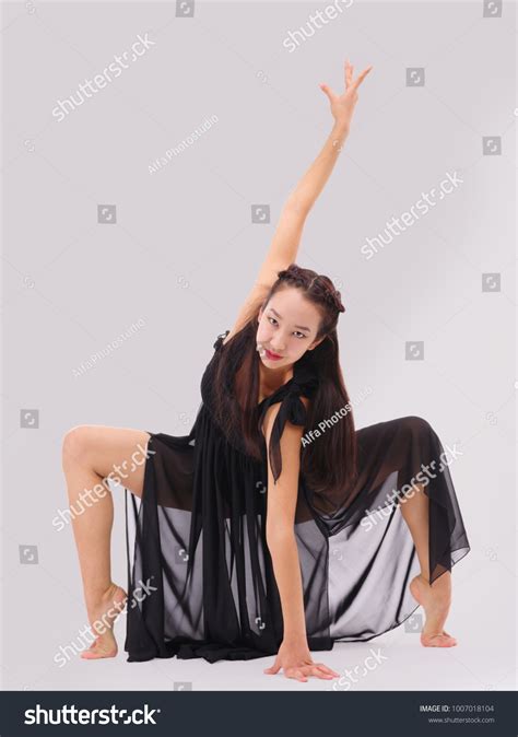 Girl Leg Spread Usa Gymnastics