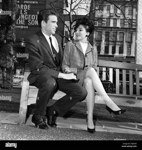 Warren Beatty Y Joan Collins Warner Brothers Jubilee 61natalie Wood