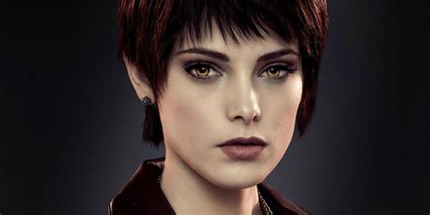 Twilight Star Doesnt Mind Fans Still Recognize Her As Alice Cullen