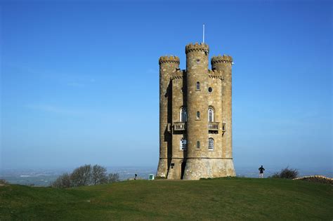10 Extravagant Buildings That Serve No Purpose Twistedsifter