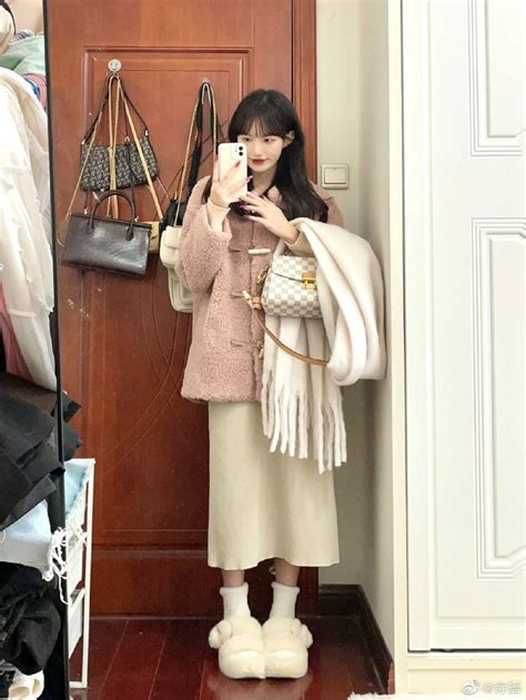 Ghim Của Hachi Bee Trên Winter Ootd Quần áo Cô Dâu Hình ảnh