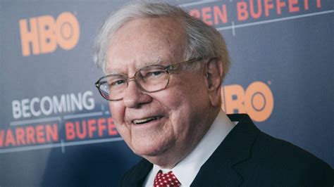 This Is Why Warren Buffett Really Eats So Much Fast Food