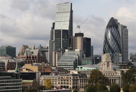 무료 이미지 건축물 사람들 하늘 지평선 시티 마천루 기념물 사진 도시 풍경 도심 천국 정경 평화 경계표 교회에 오래된 건물 탑 블록 영국