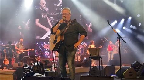 רוקר חיי שלמה ארצי בקיסריה Youtube