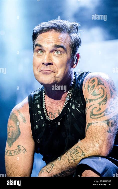 Robbie Williams Tattoos Hand