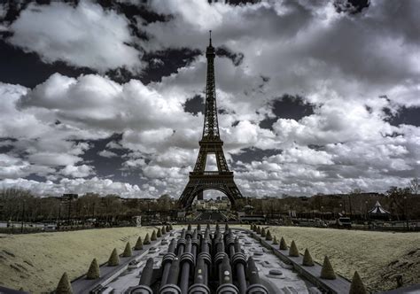 Paris Eifell Infrared Kolari Vision