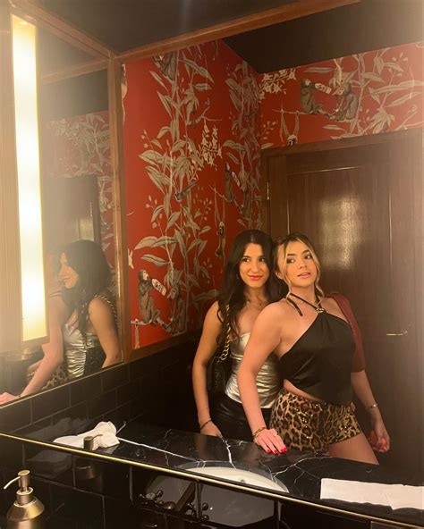 Vanessa Aguirre Vanessaguirre • Instagram Photos And Videos