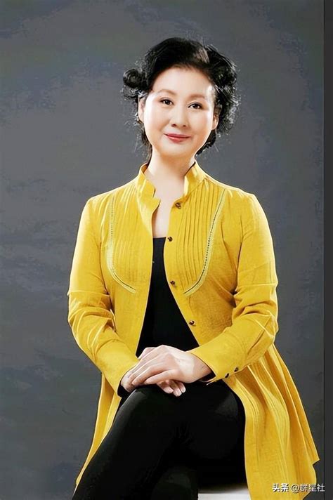 黄晓娟：与赵本山、潘长江多次搭档，春晚常客风光的背后也有心酸黄小娟合作妈妈