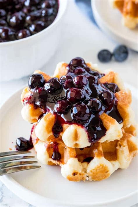 20 Best Waffle Toppings What To Put On Waffles