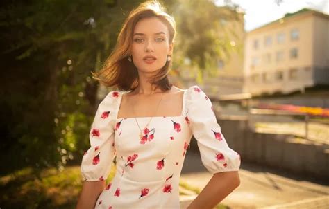 Wallpaper Girl Face Sexy Wallpaper Sweetheart Model Bright Watch