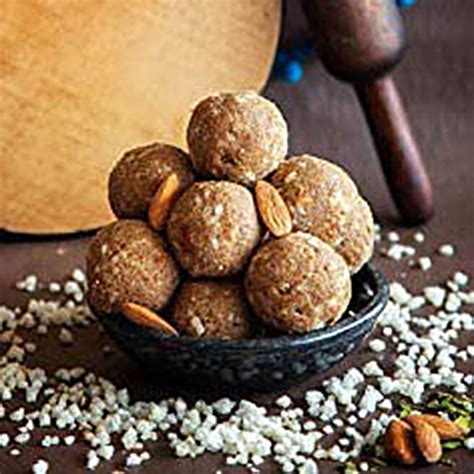 Buysend Gond Laddoo 400 Gms Online Fnp