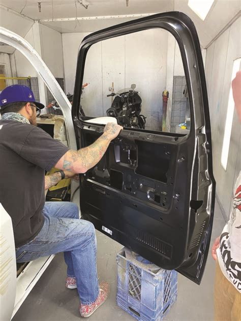 How To Replace A Door On A 1977 1987 Chevy C10