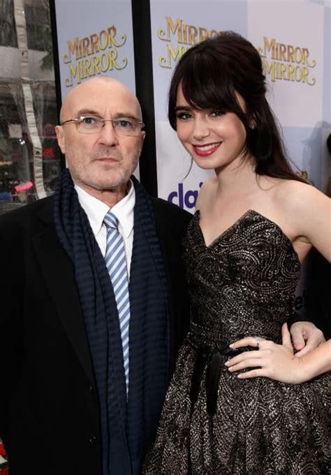 Lilly Collins Habla Sobre La Difícil Relación Con Su Padre Phil