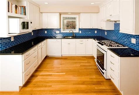 کاشی بین کابینتی نئوکلاسیک؛ مدل چوب سنگ آجری 2 نوع براق مات آراد برندینگ