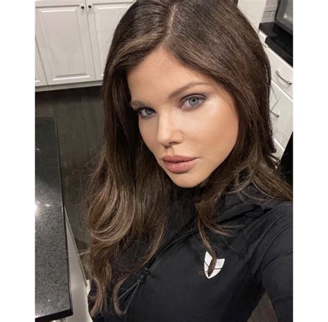 Photo Donna D Errico Sur Instagram Le Novembre Purepeople