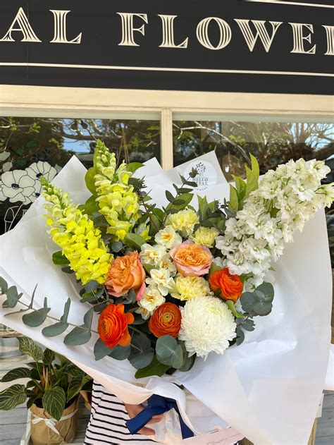 Explore Our Floral Collections And Arrangements Hello Petal Flowers