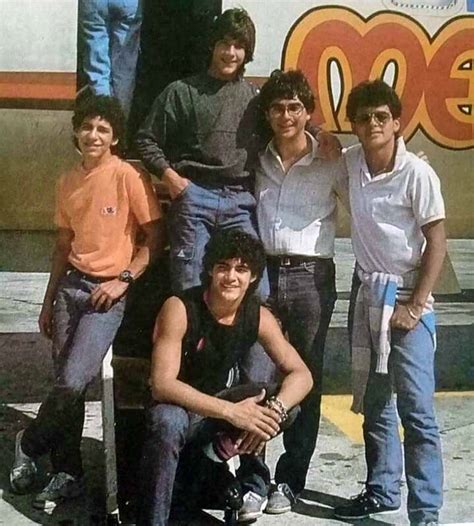 Roy Roselló Quien En Esta Foto Abraza A Edgardo Díaz Dijo Que El