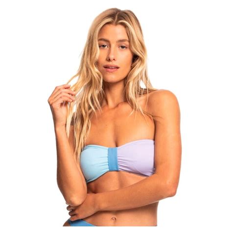 10 Hot Sexy Lenora Bikini Pics