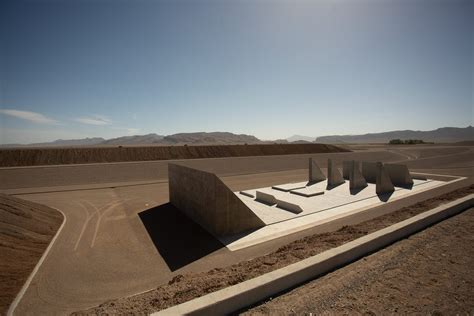 I Ventured To Michael Heizers Remote Land Art Masterwork—and Left