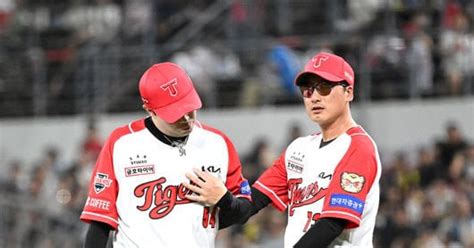 사진 5회 채우지 못하고 마운드 내려가는 양현종