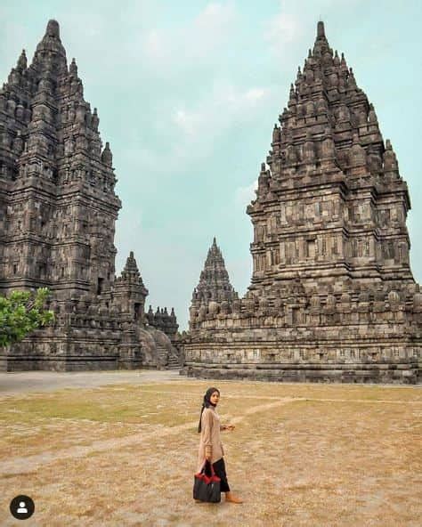 10 Candi Terbesar Di Dunia Bikin Betah Jelajah Seharian