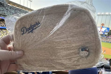 La Dodgers Hello Kitty Night Was A Huge Success Resell Calendar