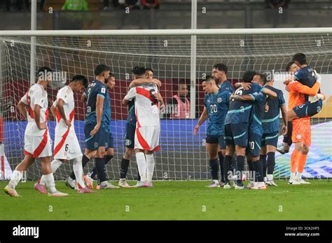 Paraguays Players Right Celebrate After Beating Peru In A World Cup