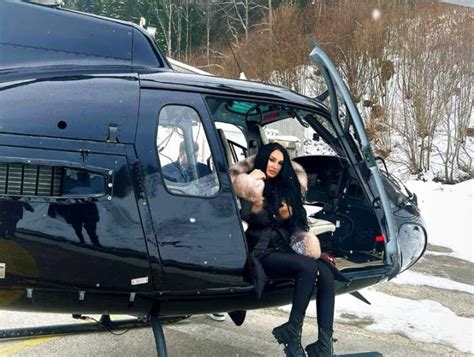 Exclusiv Este însărcinată La 4 Luni După Ce A Pierdut Sarcina Daniela Badea Devine Mamă