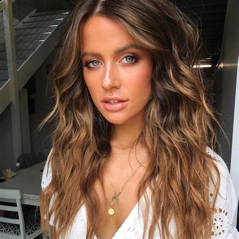 Natalie Labarberas Instagram Twitter And Facebook On Idcrawl