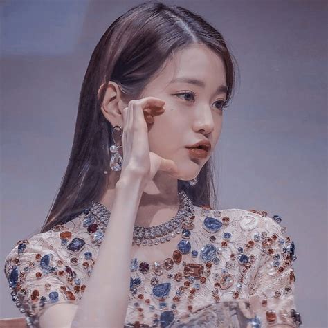 Wonyoung Game Of Thrones Characters Daenerys Targaryen Pearl Earrings