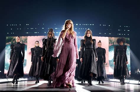 Taylor Swift Concert Wallpapers 4k Hd Backgrounds On Wallpaperbat