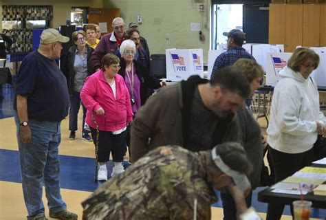 Early Voting Sees High Turnout Top Story
