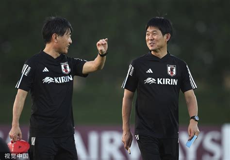 高清图：日本队训练备战世界杯 森保一面带笑容 搜狐大视野 搜狐新闻