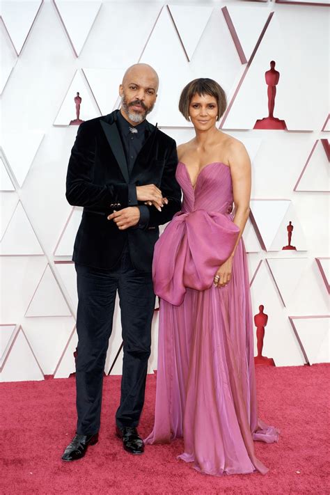 Halle Berry 2021 Academy Awards • Celebmafia