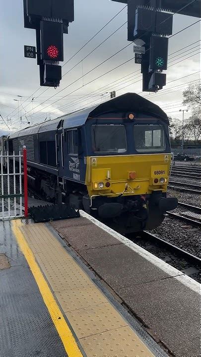 Class 66091 Going Through Preston With A 1 Tone Youtube