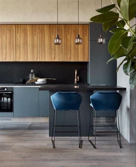 черная кухня | Stylish small kitchen, Kitchen interior, Kitchen room design