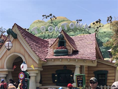 A Trip To Toontown