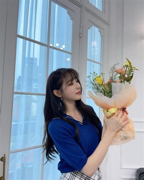 Lee Chaeyeon Confirms Solo Debut