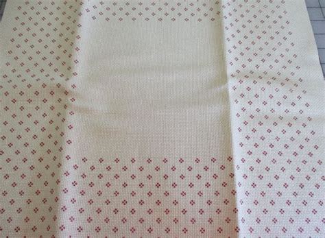 Hopscotch Style 16 Ct Aida Cloth Creamdark Red