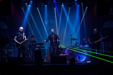 Off The Off The Wall Tribute To Pink Floyds The Wall