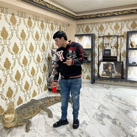 Victor Mendivil Celebridades Bonitos Portadas De Discos De Fotos Imagenes Rap